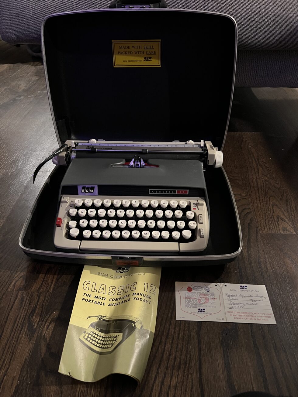 Vintage Typewriter with carrying case - River Market Antiques
